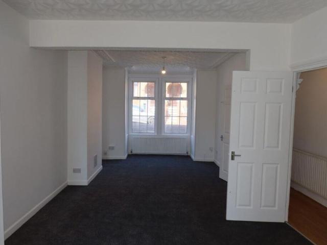 3 bedroom terraced house to rent