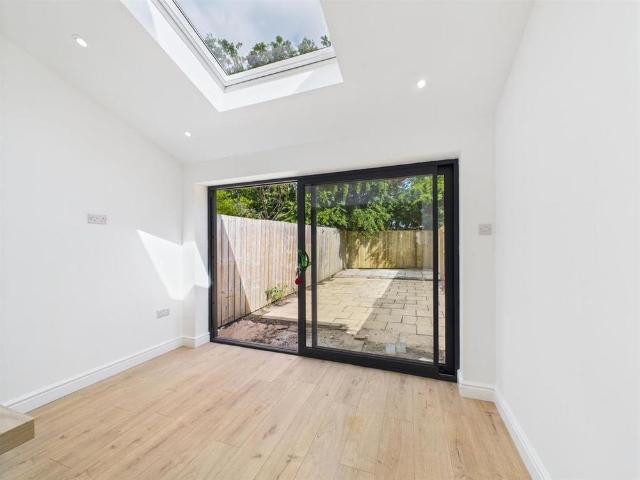 3 bedroom terraced house to rent