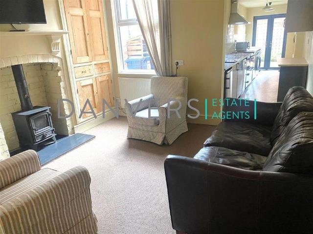 3 bedroom terraced house to rent