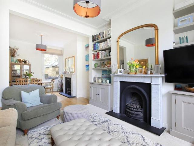 3 bedroom terraced house to rent