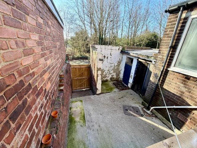 3 bedroom terraced house to rent