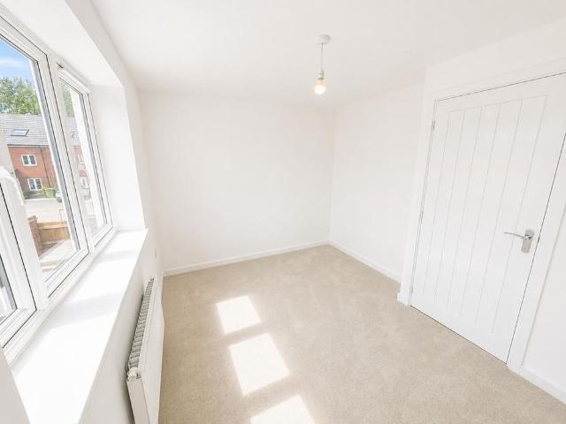 3 bedroom terraced house to rent