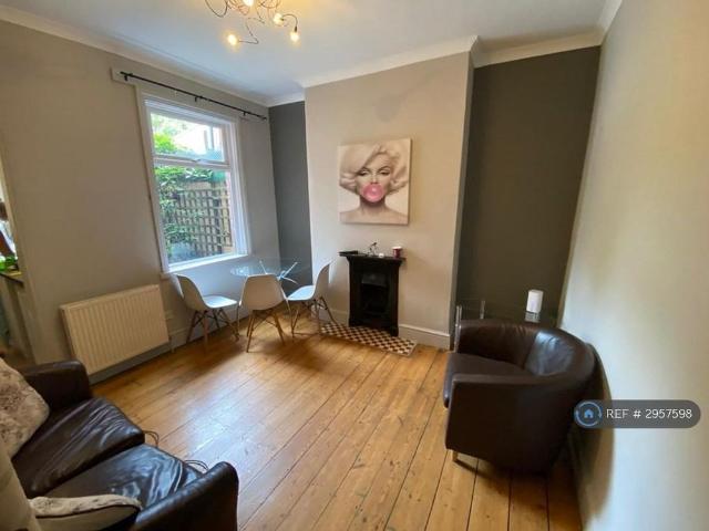 3 bedroom terraced house to rent