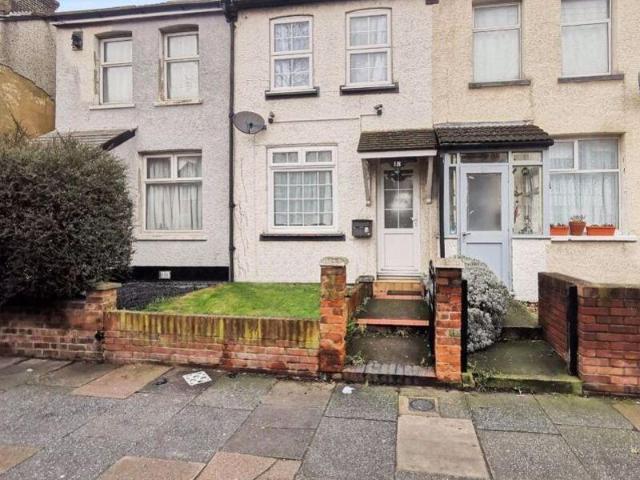 3 bedroom terraced house to rent