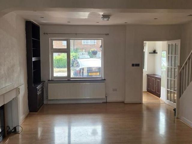 3 bedroom terraced house to rent