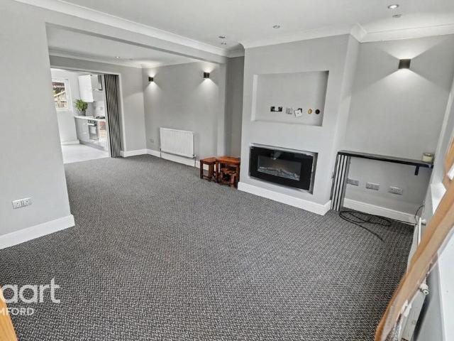 3 bedroom terraced house to rent