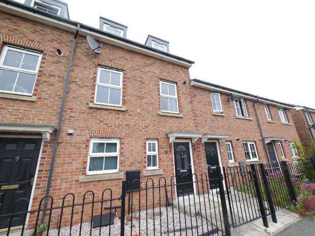 3 bedroom terraced house to rent