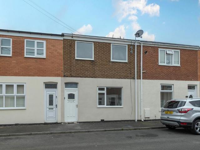 3 bedroom terraced house to rent