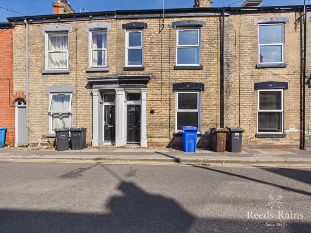 3 bedroom terraced house to rent