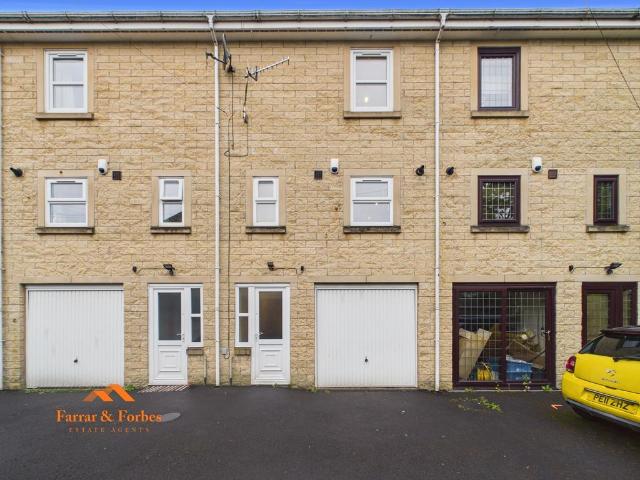 3 bedroom terraced house to rent