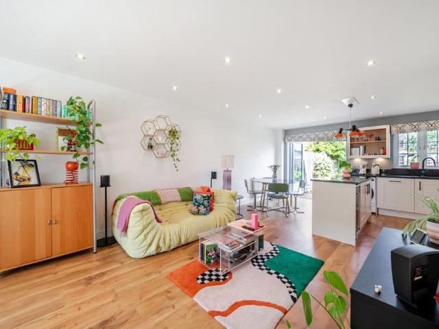 3 bedroom terraced house to rent