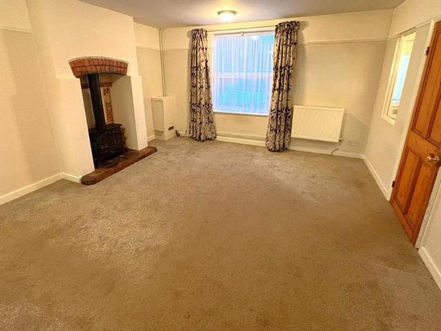 3 bedroom terraced house to rent