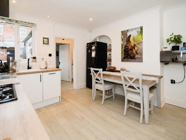 3 bedroom terraced house to rent