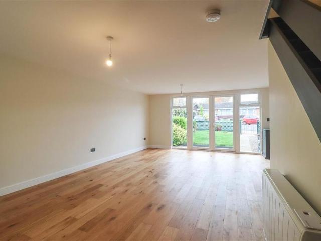 3 bedroom terraced house to rent