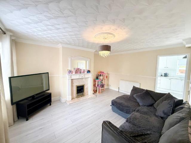 3 bedroom terraced house to rent