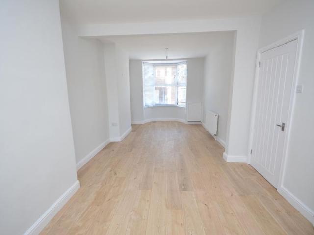 3 bedroom terraced house to rent