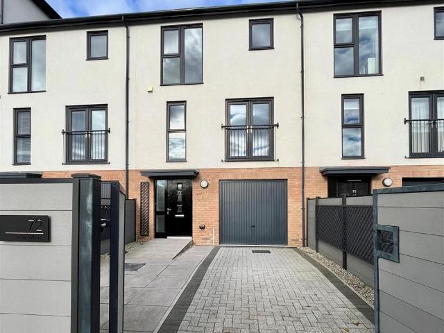 3 bedroom terraced house to rent
