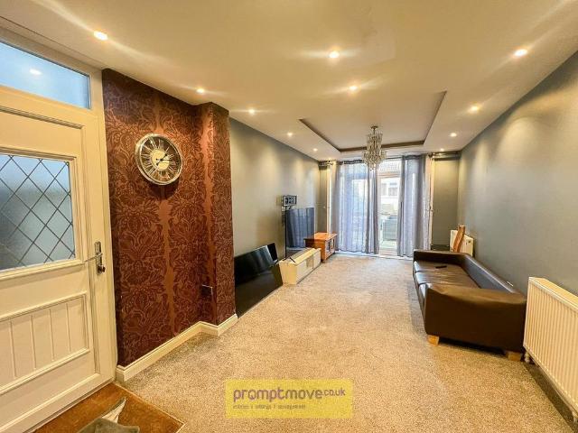 3 bedroom terraced house to rent