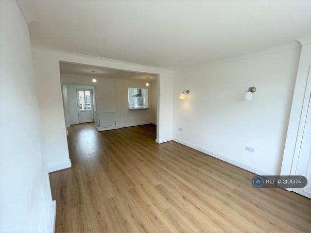 3 bedroom terraced house to rent