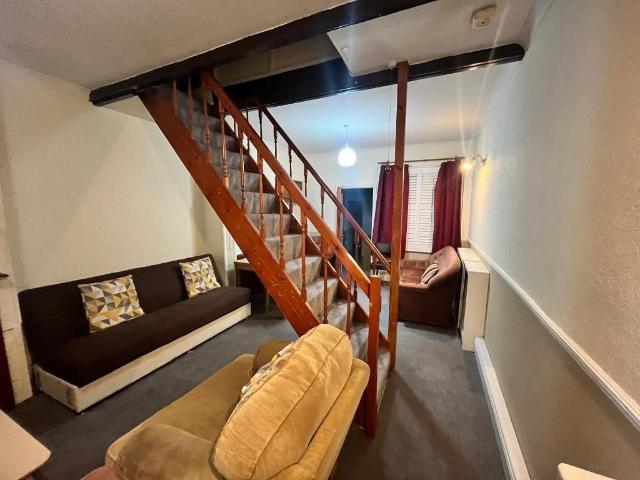 3 bedroom terraced house to rent