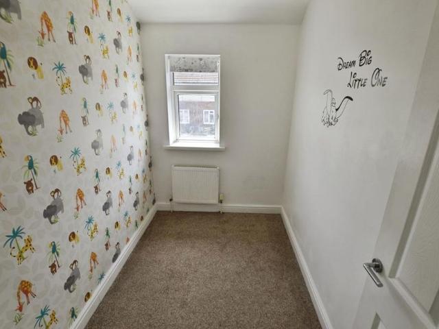 3 bedroom terraced house to rent
