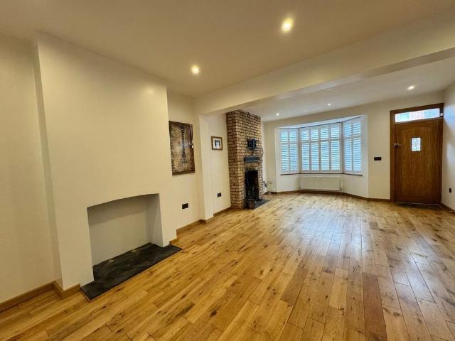3 bedroom terraced house to rent
