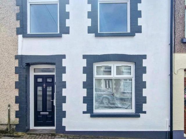 3 bedroom terraced house to rent