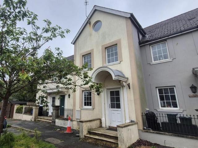 3 bedroom terraced house to rent