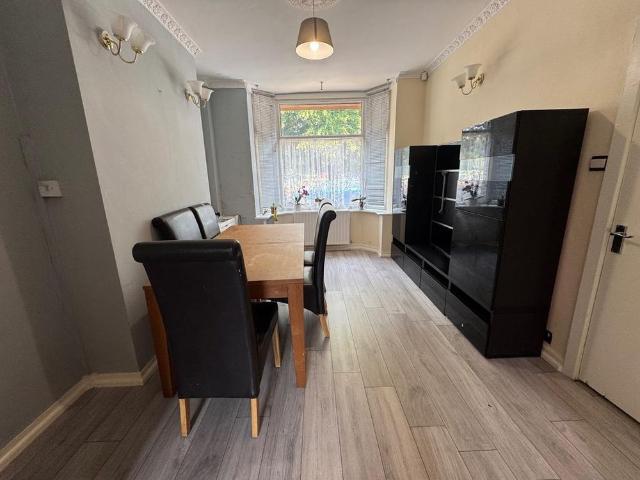 3 bedroom terraced house to rent