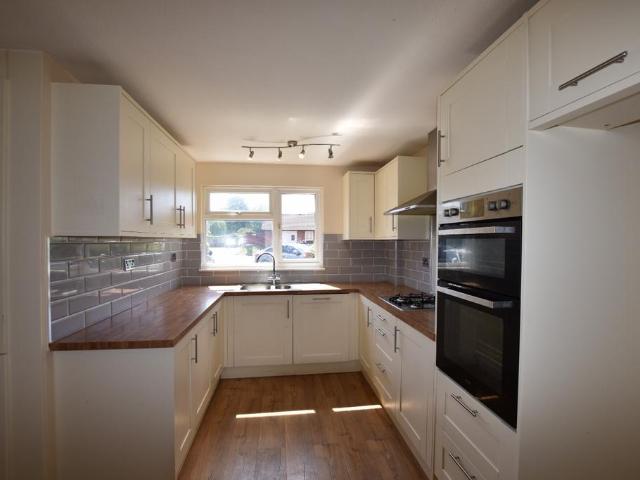 3 bedroom terraced house to rent