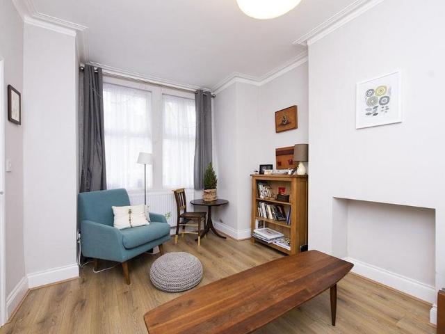 3 bedroom terraced house to rent