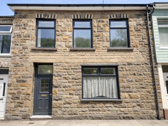 3 bedroom terraced house to rent
