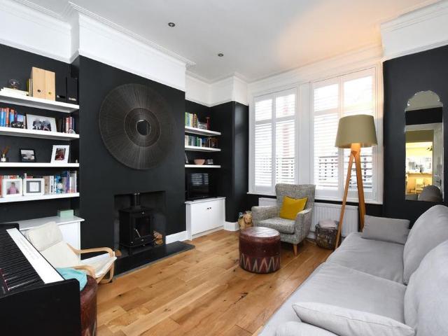 3 bedroom terraced house to rent