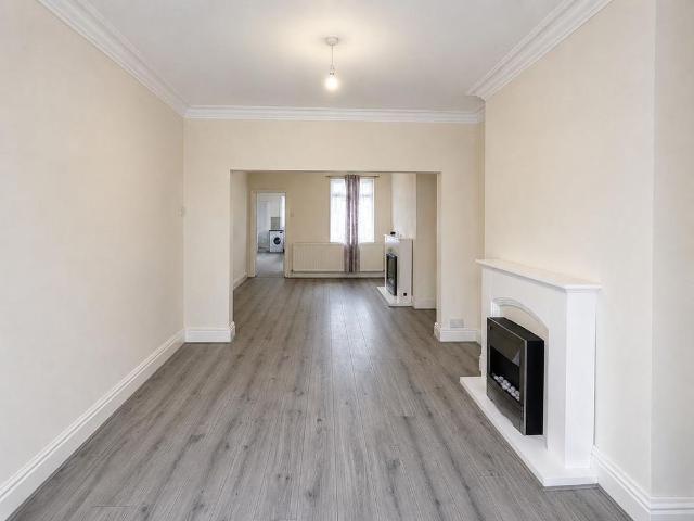 3 bedroom terraced house to rent