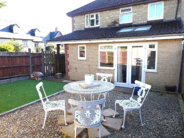 3 bedroom terraced house to rent