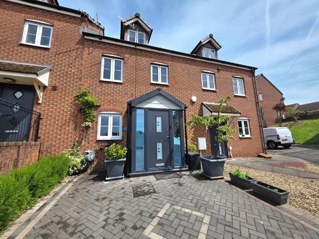 3 bedroom terraced house to rent