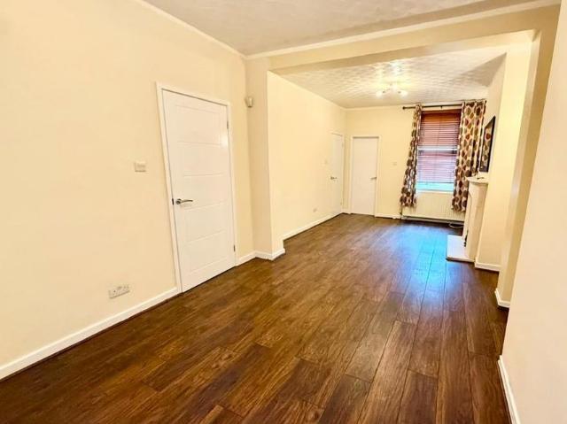 3 bedroom terraced house to rent