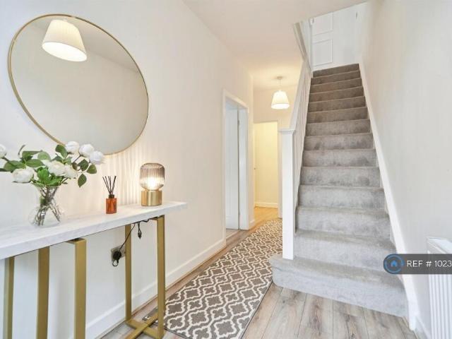 3 bedroom terraced house to rent