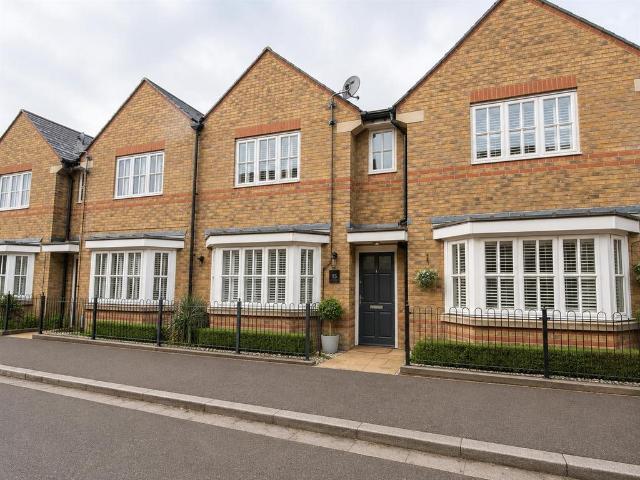 3 bedroom terraced house to rent