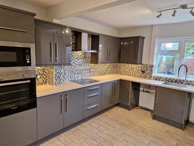 3 bedroom terraced house to rent