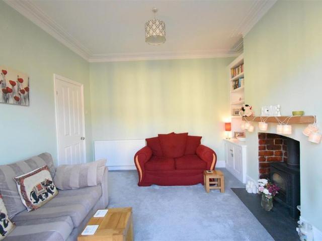 3 bedroom terraced house to rent