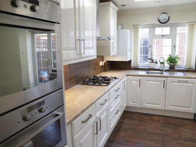 3 bedroom terraced house to rent
