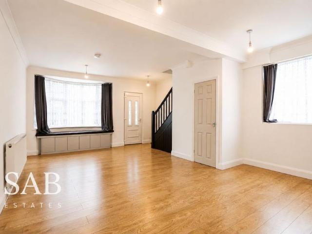 3 bedroom terraced house to rent