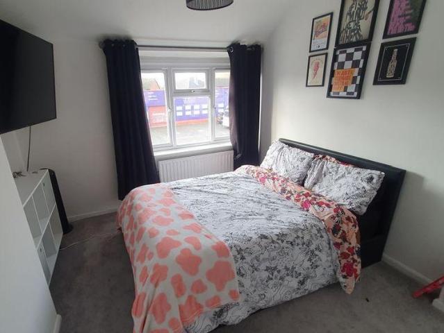 3 bedroom terraced house to rent