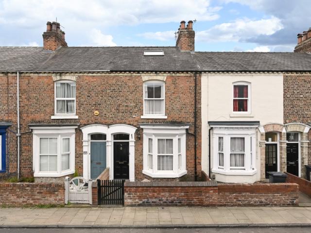 3 bedroom terraced house to rent