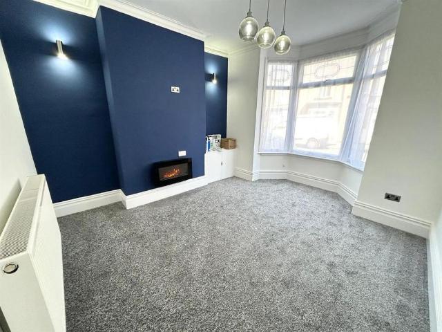 3 bedroom terraced house to rent