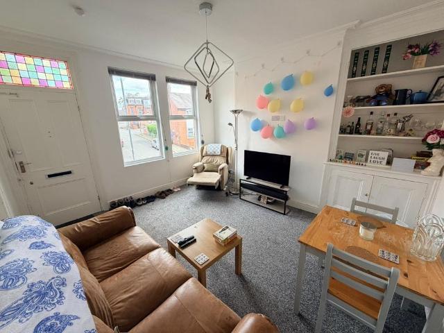 3 bedroom terraced house to rent