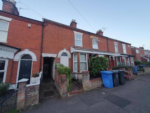 3 bedroom terraced house to rent
