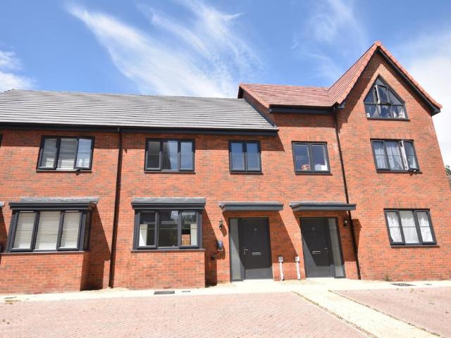 3 bedroom terraced house to rent