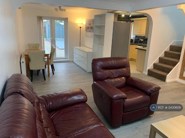 3 bedroom terraced house to rent